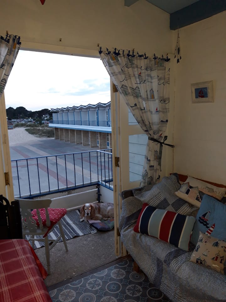 Sandbanks, Poole Dorset Daytime Only Beach Hut - Poole