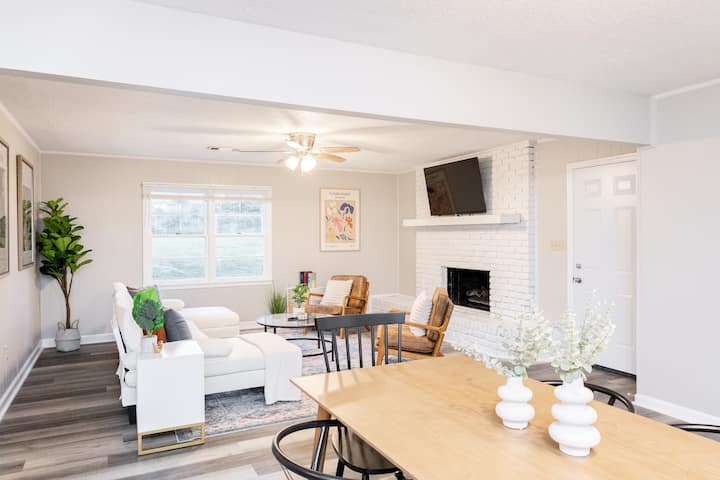 Spacious 4 Bedroom House - Alabama Shakespeare Festival