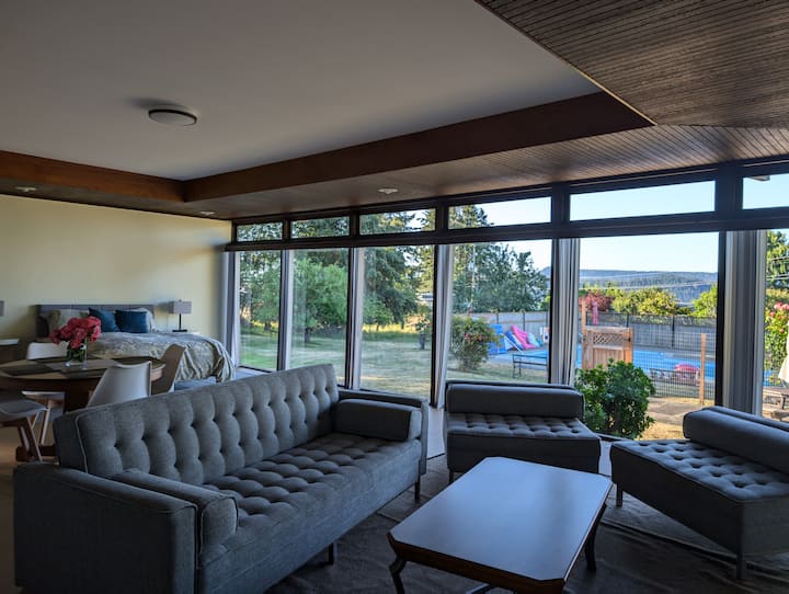 Lighthouse Country Lodge - Hornby Island
