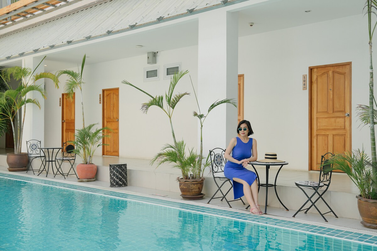 Nonnee Kata 1 Bed in Shared Female 6 Beds-Dorm - Hotels for Rent in ...