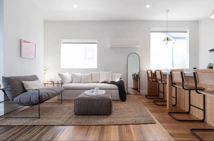 Modern Home With City Views - Launceston