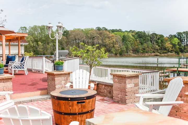Relaxing Riverfront Getaway In Philips Lake - Hampton, VA