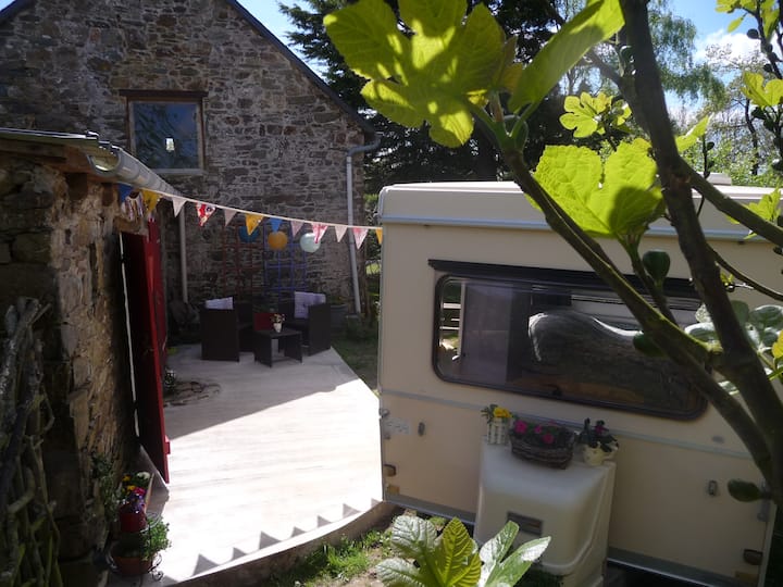Caravane Vintage Avec Cuisine Et Sdb Privées - Plougrescant