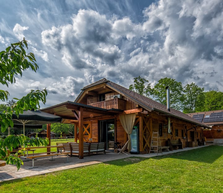 Grandma's Barn At Ranch Mackadam - Radovljica