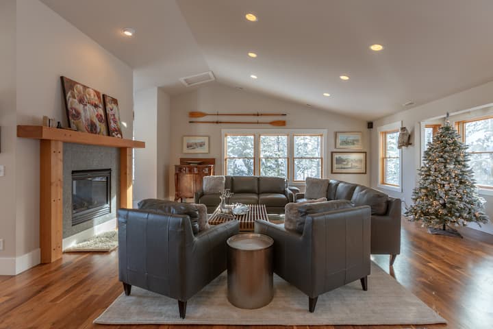 Trinity: Classic Ski Chalet-4bed W/hottub - Jackson, WY