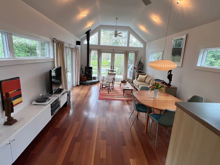 Designer's Own Cottage - East Hampton, NY