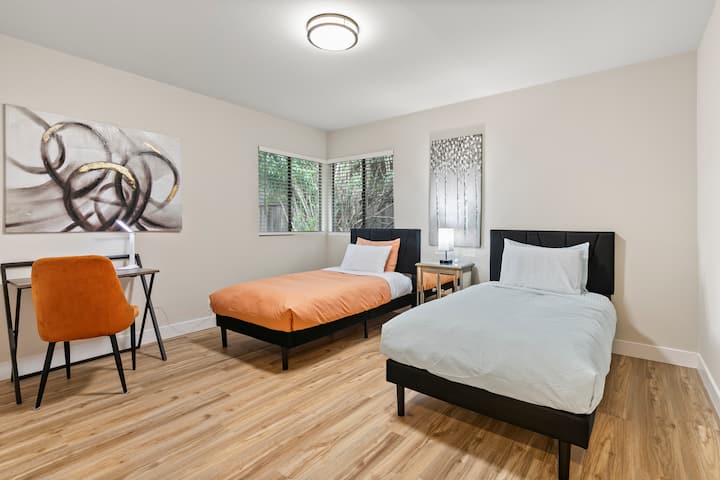 Jane's Home (Ad) | Central Location Private Room 2 - Mountain View, CA