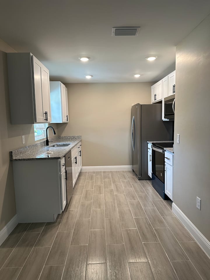 Vacation Home Near Downtown - Fort Myers, FL