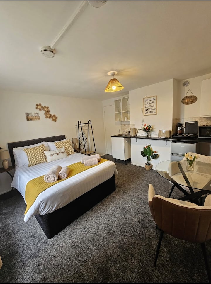 Stylish Studio Stevenage - Stevenage