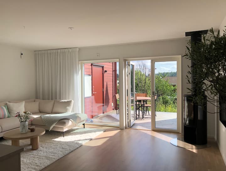 Vackert Hus Nära Stockholm City - Rosersberg