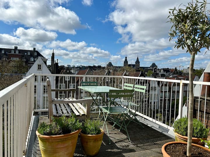Unique City Center Penthouse: Roof Terrace  Views - Amsterdam