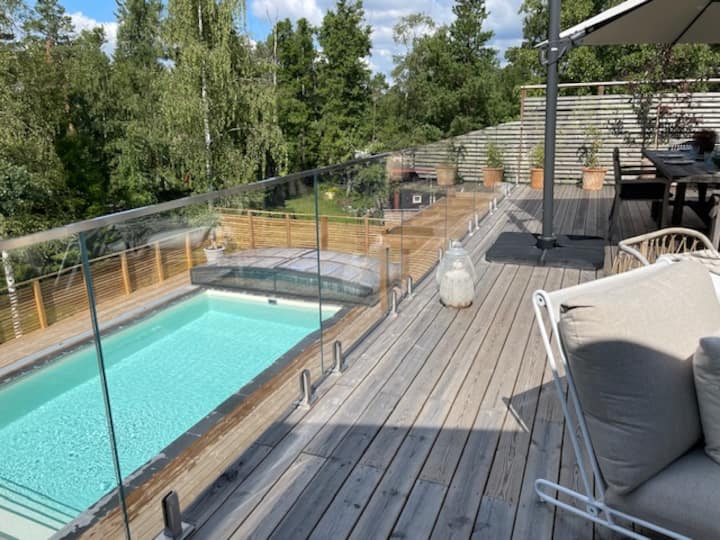 Hus Med Pool & Bastu Nära Havet - Zweden