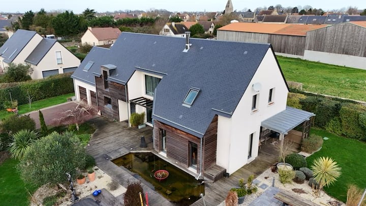 Maison Naya -Jacuzzi, Moderne & Conviviale - Saint-Aubin-sur-Mer