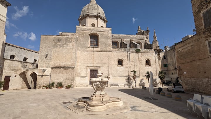 A Due Passi Dalla Più Bella Piazza Di Monopoli - Monopoli