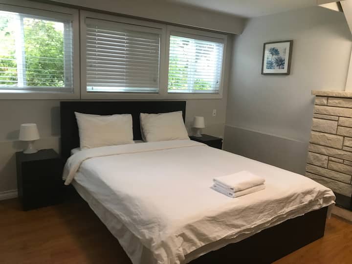 Private Room Near Sky Train - Burnaby