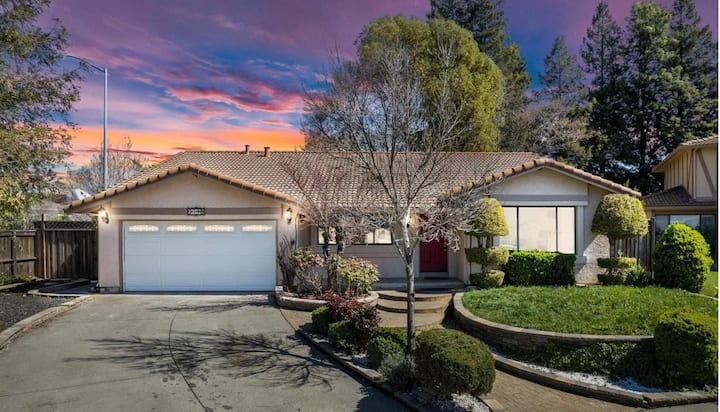 Beautiful One Story Bungalow. - Fairfield, CA