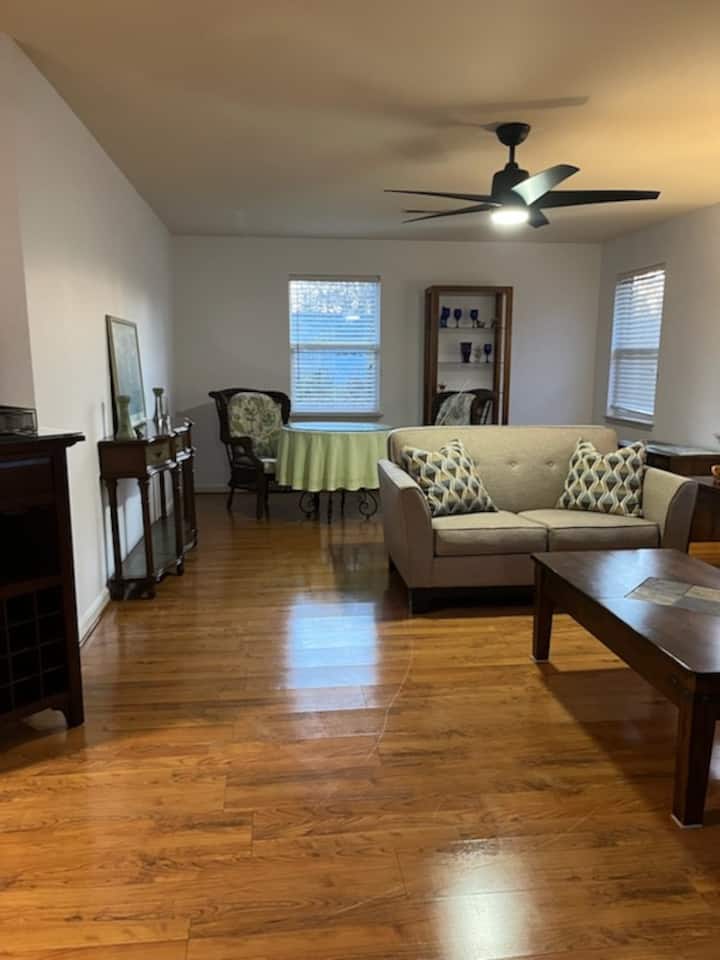 Private Retreat In The Country - Waldorf, MD