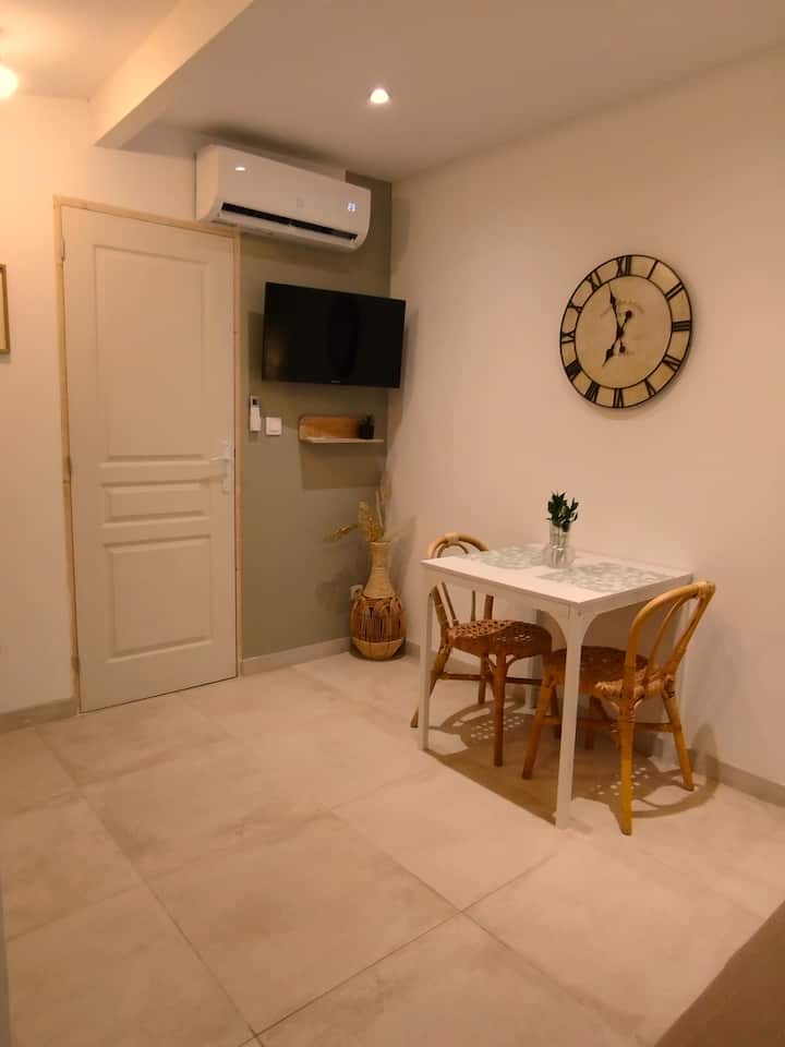 Petit Studio éQuipé Dans Le Sud De La France - Nîmes