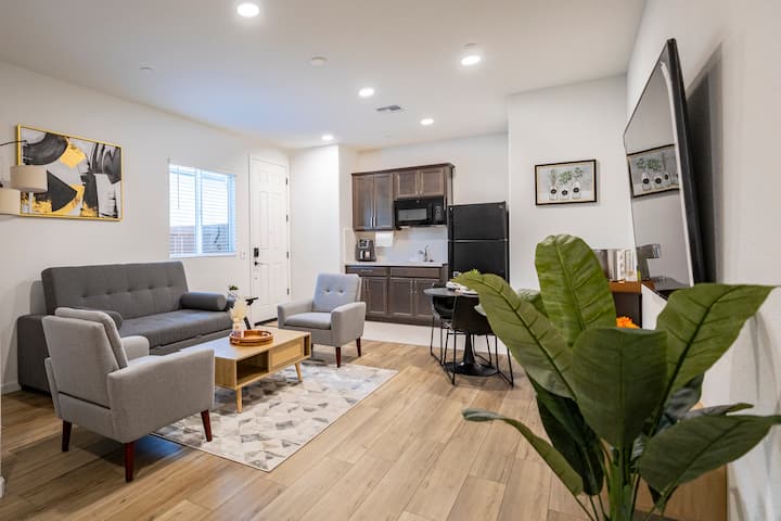 Cozy Guesthouse In Woodland - Woodland, CA
