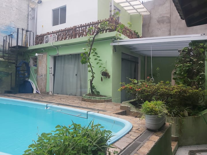 Casa Da Piscina Com Quintal Compartilhado - São Paulo
