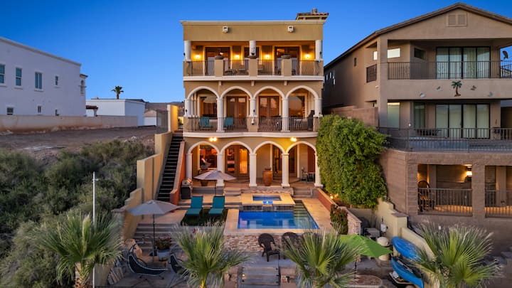 Waterfront | Pool | Spa | Views | Dock | 7 Bd - 拉芙琳