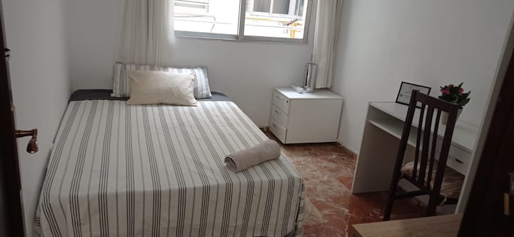 3. Habitación Acogedora - Valencia