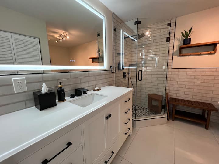 Modern Desert Luxury Casita - Albuquerque