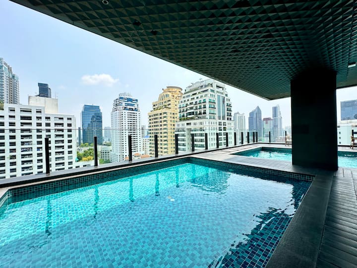 Skypool, Vibrant Sukhumvit 11 Near Skytrain Nana - Bangkok