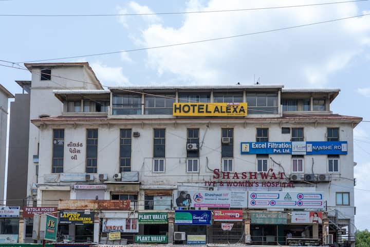 Hotel Alexa - Satellite Prahaladnagar,ahmedabad - Ahmedabad