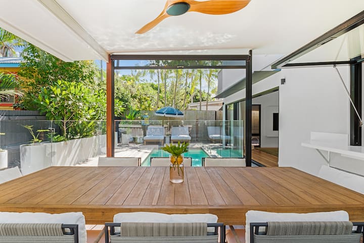 Ultimate Sunshine Beach Pad, Pet Friendly, Pool - Noosa Heads