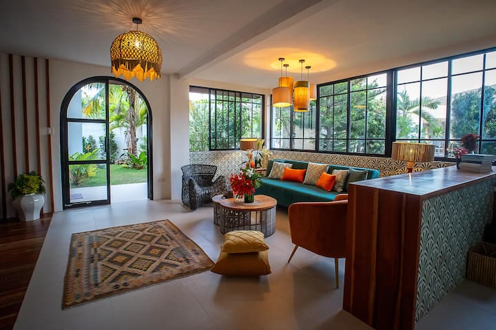 Villa Tawala. Sustainable Luxury In Central Alona - Panglao