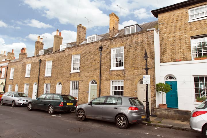 Gorgeous Georgian House - Canterbury