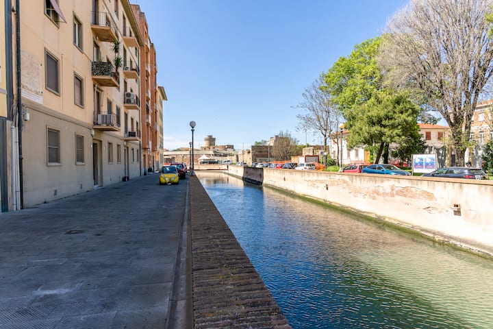 Guesthost - Piccola Venezia Bright Apt W/ Balcony - Livorno