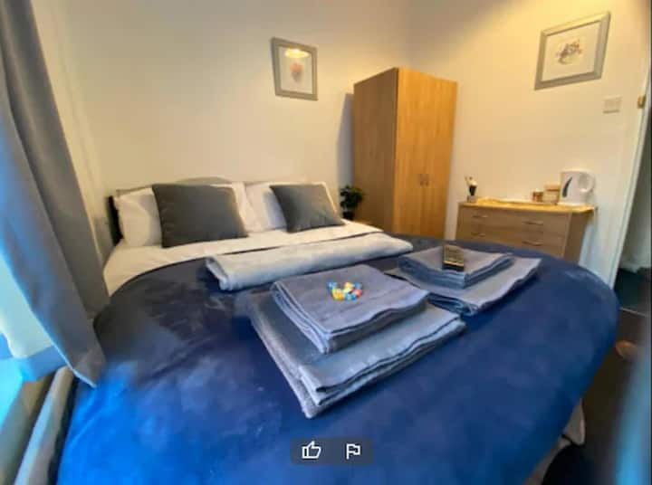 Standard Double Room - Shared - Saltburn-by-the-Sea