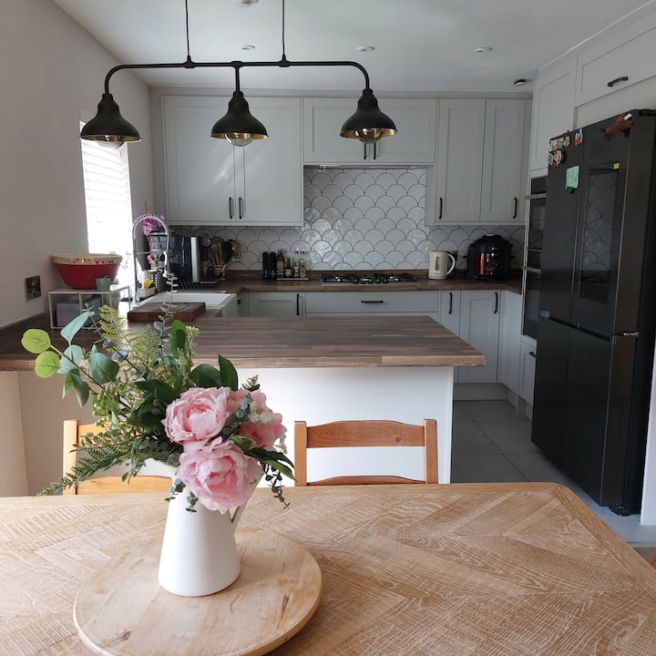 Homely Quiet 3 Bd Flat Close To Town, Free Parking - Edinburgh