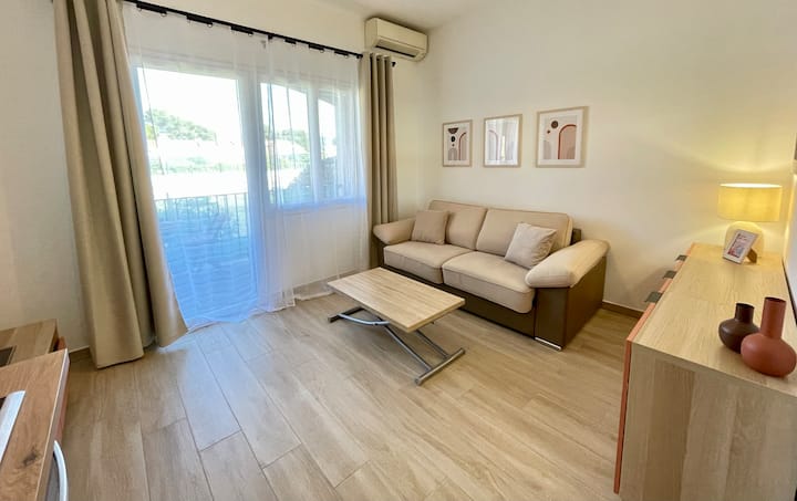 Studio Climatisé - Parking Privé - Piscine - Cagnes-sur-Mer