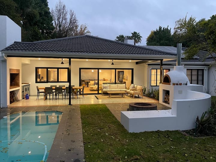 Beautiful Family Home In The Stellenbosch Suburbs - Stellenbosch