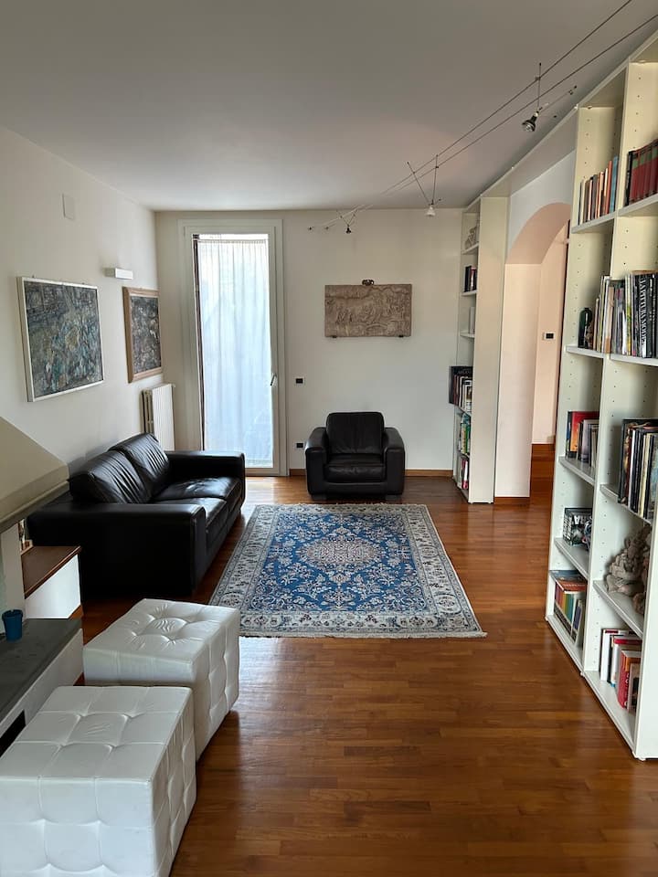 Villa In Centro Con Parcheggio - Imola
