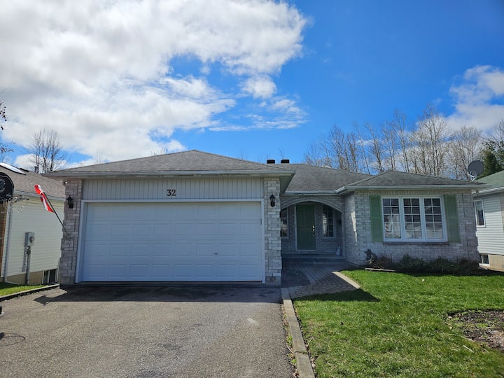 Clean, Comfortable 3 Bedroom Home - Perth