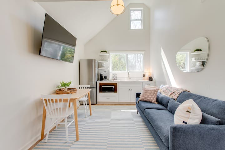 Sweet Tea Cottage: 2br Guesthouse - Murfreesboro, TN