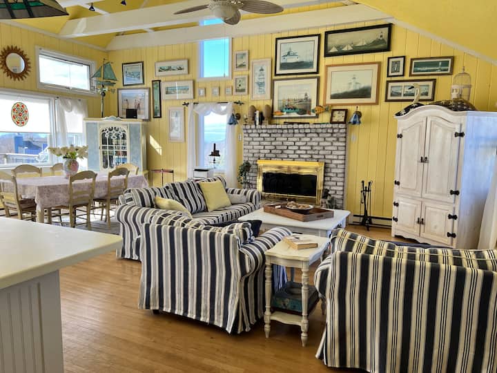Coastal Charm Montauk Retreat - Montauk, NY