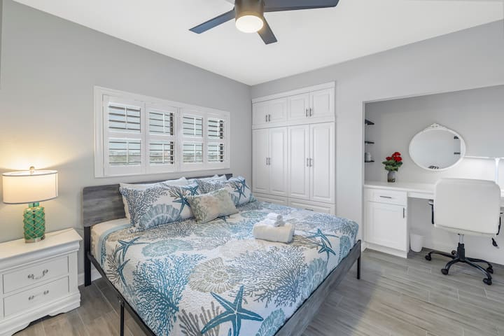 Perfect Summer Getaway, Stunning Water Views  #608 - Treasure Island, FL