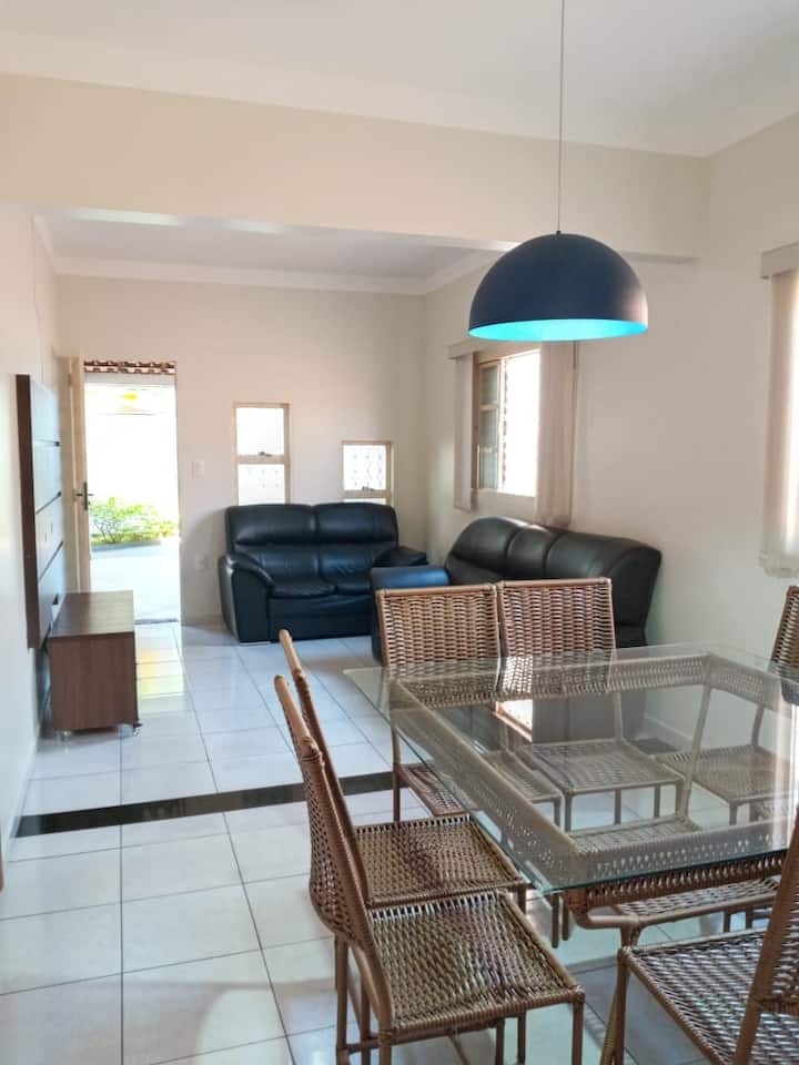 Casa Ampla E Confortavel - Uberlândia