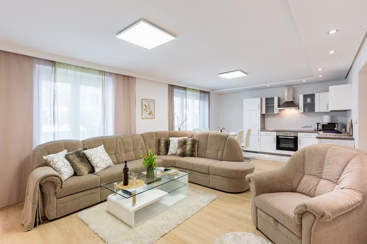 Urban Retreat Near Old Town - Bratislava