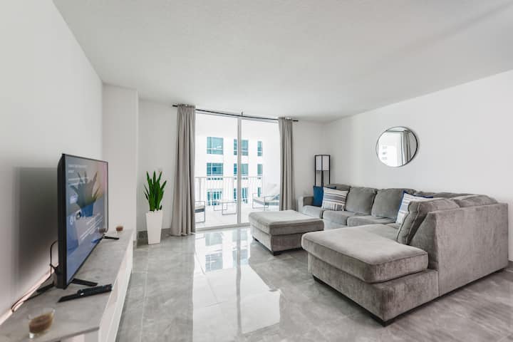 Amazing Apartment In Brickell* - Miami, FL