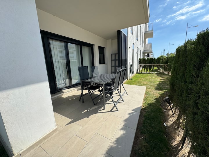 Apartamento Con Jardín En Rota - Rota