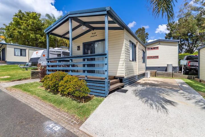 Currawong Cottage - One Bedroom - Dural