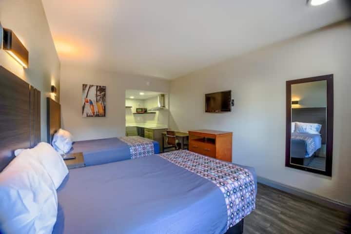 Budget Motel Titusville 2 Full Bed Accessible - Titusville, FL