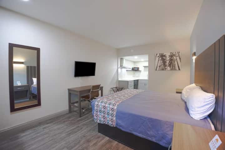 Budget Motel Titusville King Bed Non-smoking - Titusville, FL