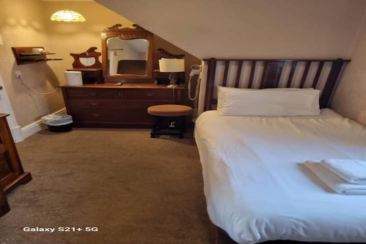 Standard Single With View | Oyo The Station Hotel - Penrith